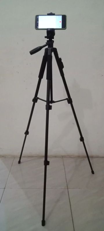 Kaki Tiga / Tripod Stand