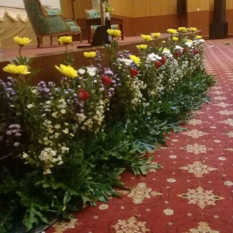Taman Depan Pentas Dekor Bunga Hidup