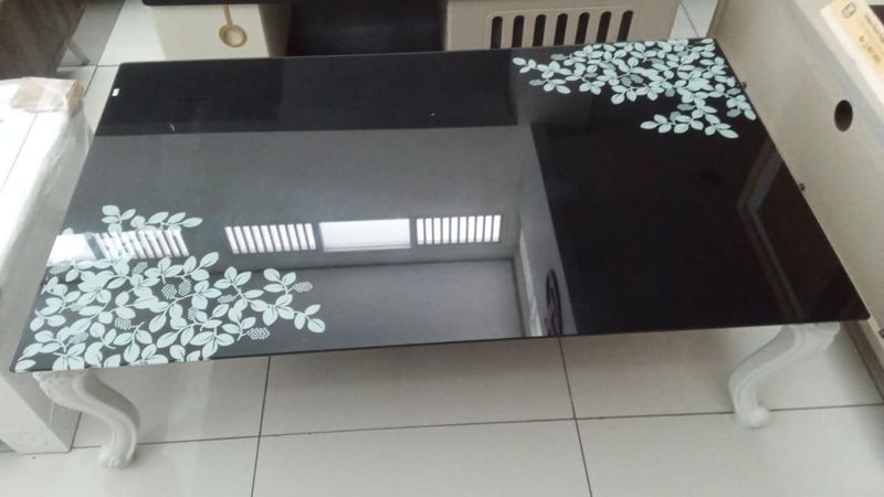 Meja Tamu Kaca Unique Ukir C-70