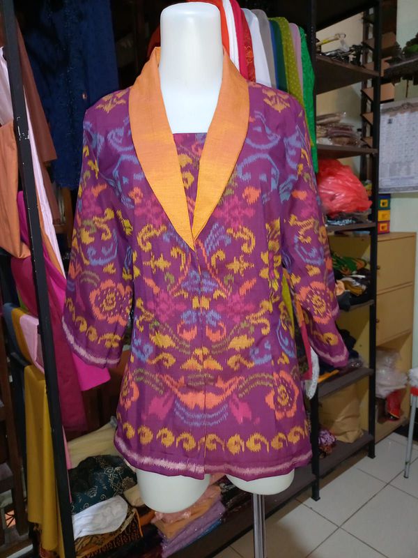 Kemeja Wanita bahan Endek Model Blazer