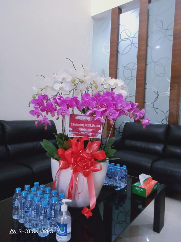 Karangan bunga anggrek 12