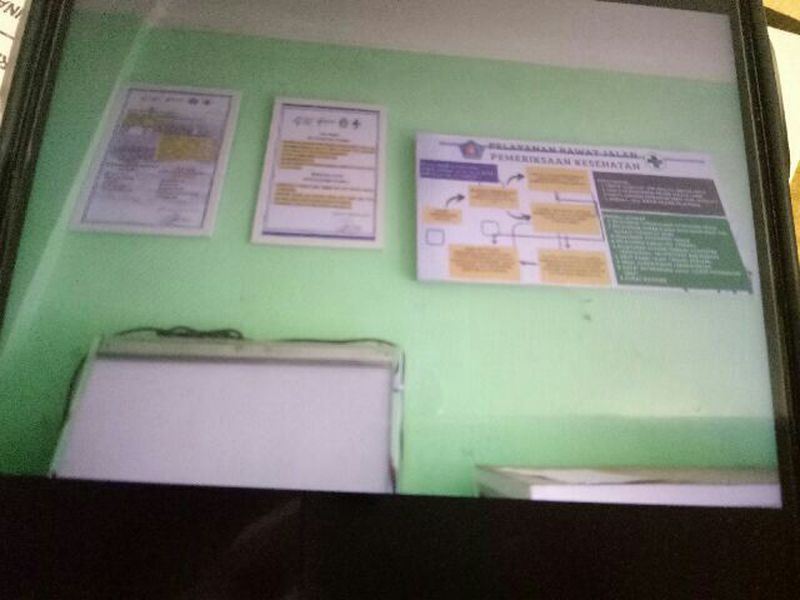 spanduk atau banner isi bingkai kayu atau spanram