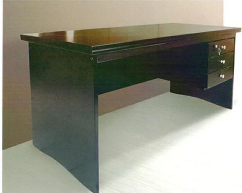 MEJA KERJA KAYU 1/2 BIRO MERK DEVICE