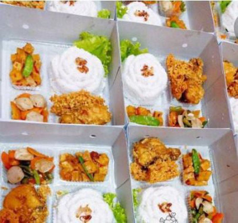 Paket komplit Nasi dan snack box