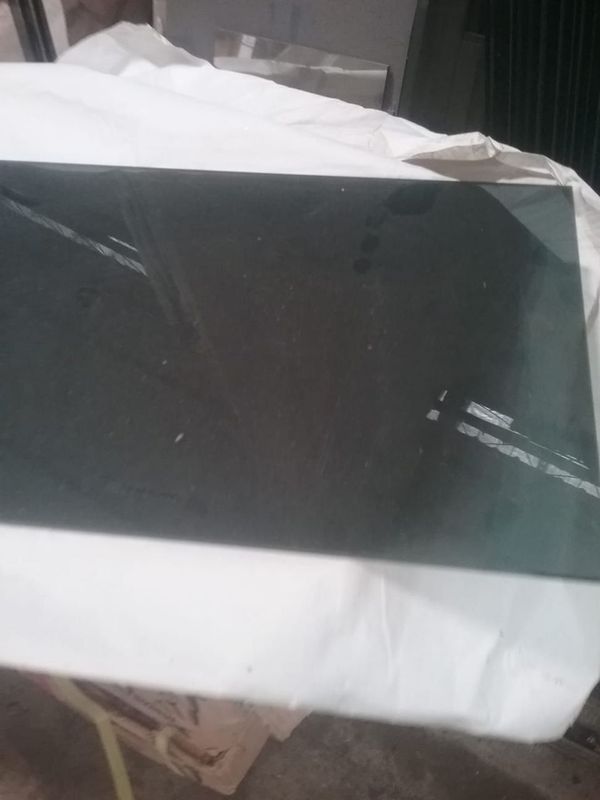 Kaca Riben Hitam 60 x 120 cm