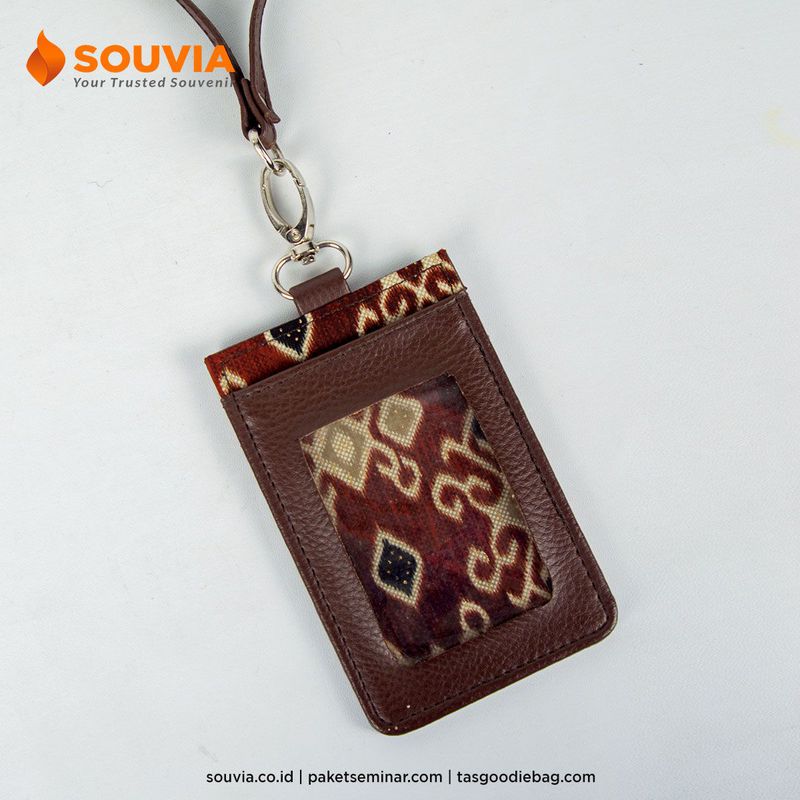 SOUVIA NAMETAG TAGNIC - Name Tag Kulit Batik - Cokelat Tua