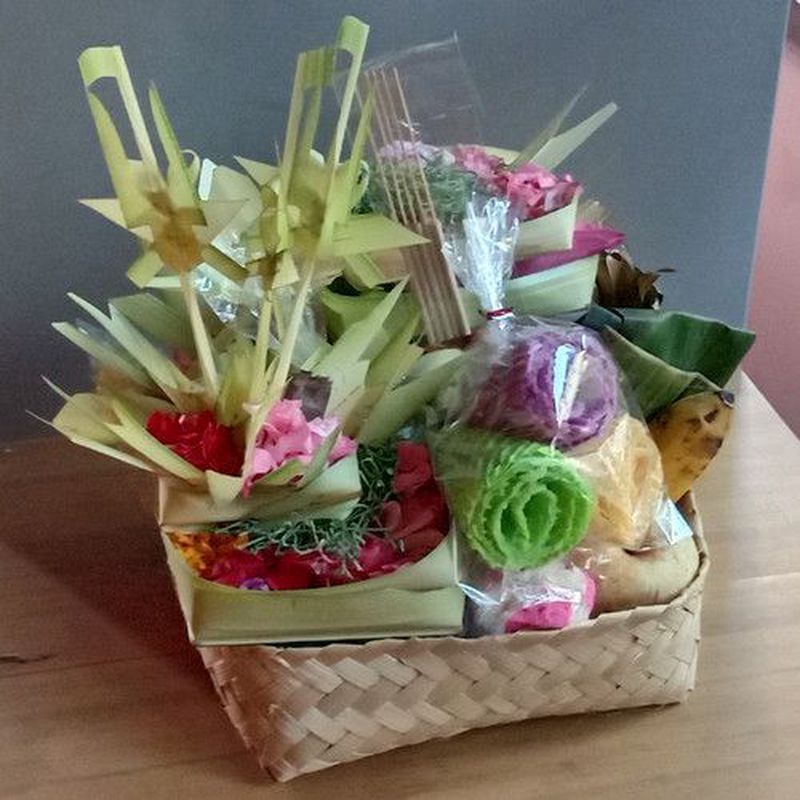 Banten Pejati dan kelengkapannya Banten Pejati dan kelengkapannya
