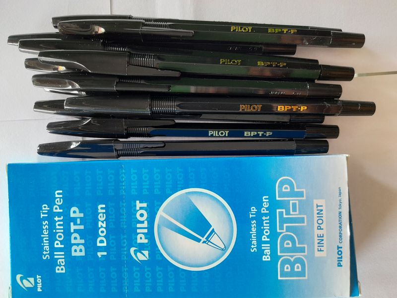 Bolpoint Pilot Hitam biasa