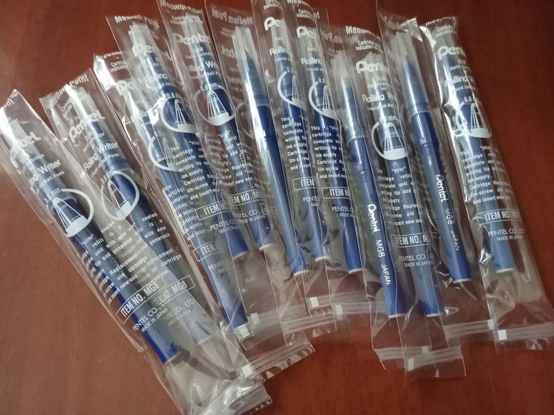 isi ballpoint PENTEL per pack