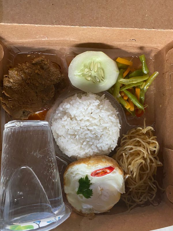 nasi kotak lapis daging oseng buncis