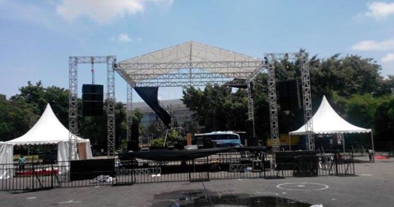 PANGGUNG,RIGGING DAN SOUND SYSTEM 15.000 WATT