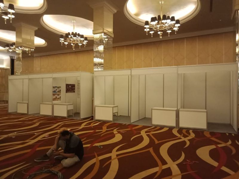 Tenda Partisi R8 Pasang & Bongkar