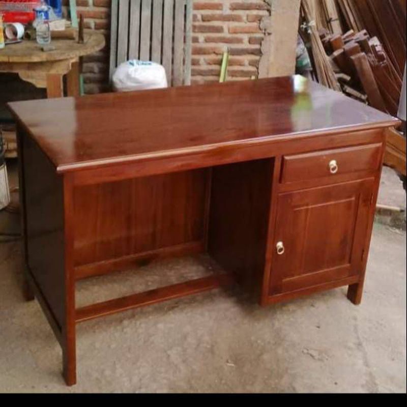 Meja Kerja Kayu