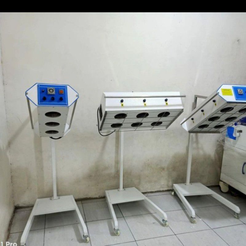 Lampu terapi infrared standing 3 bohlam
