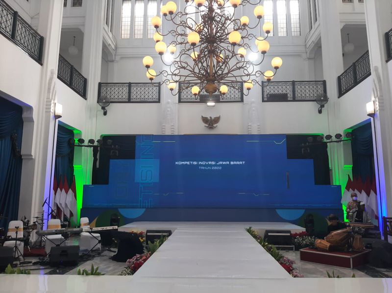 Cetak dan Pasang frame backdrop custom / Meter Persegi