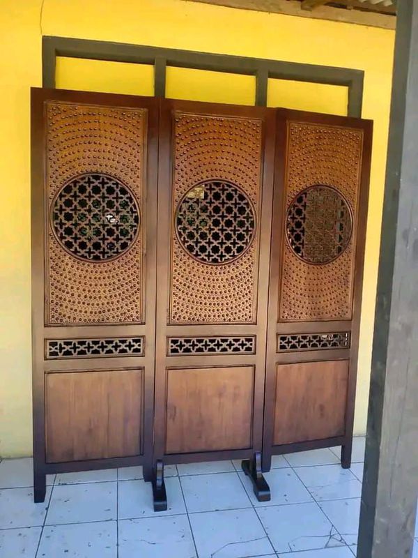 partisi Kayu jati