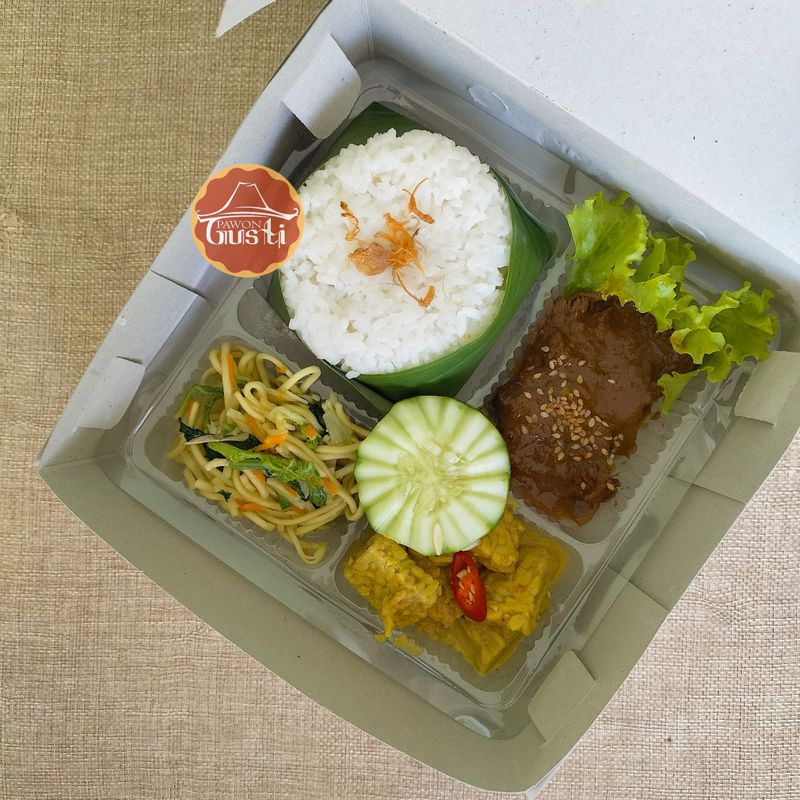 NASI KOTAK LAPIS DAGING