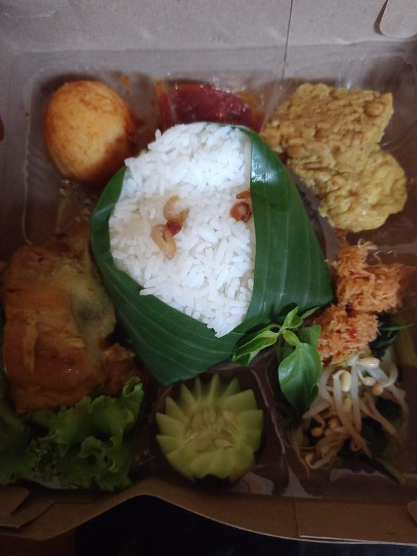 Nasi Kotak Paket 3 (Nasi Ayam Bumbu Rujak)