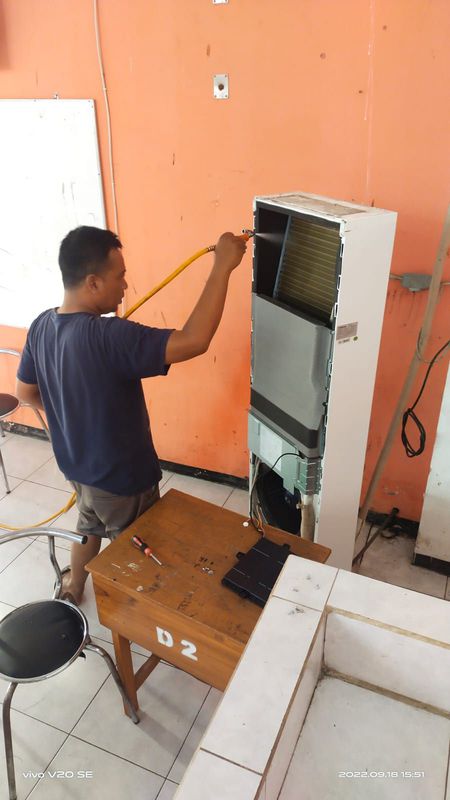 JASA PERBAIKAN SISTEM PENDINGIN (AC) - STANDING 3 PK