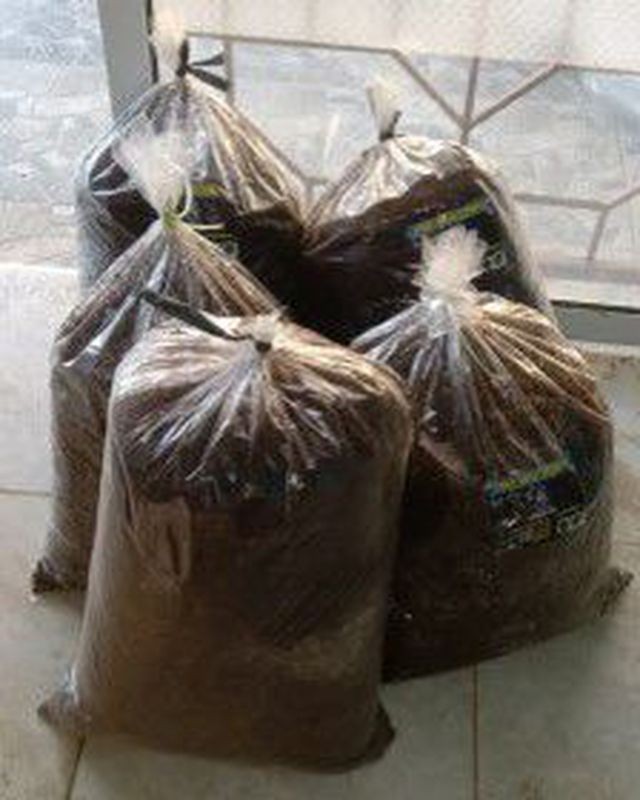 PUPUK ORGANIK KOMPOS