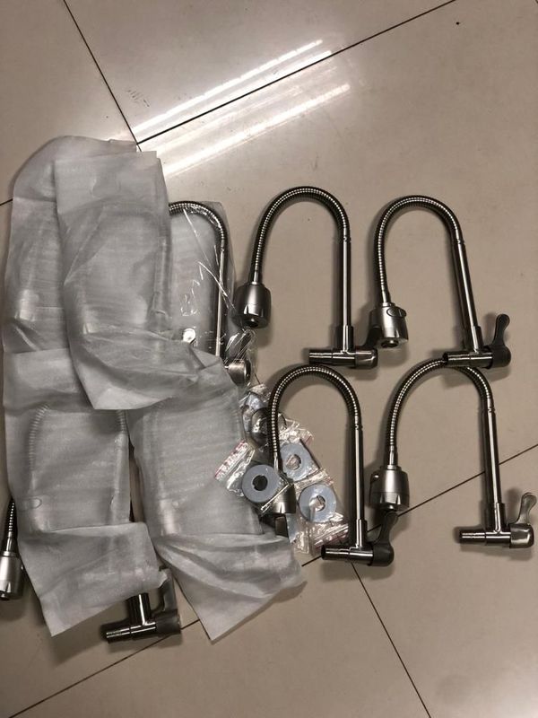 Kran dinding leher angsa