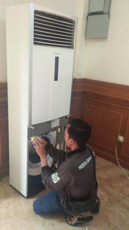 Cleaning Service AC Standing Floor