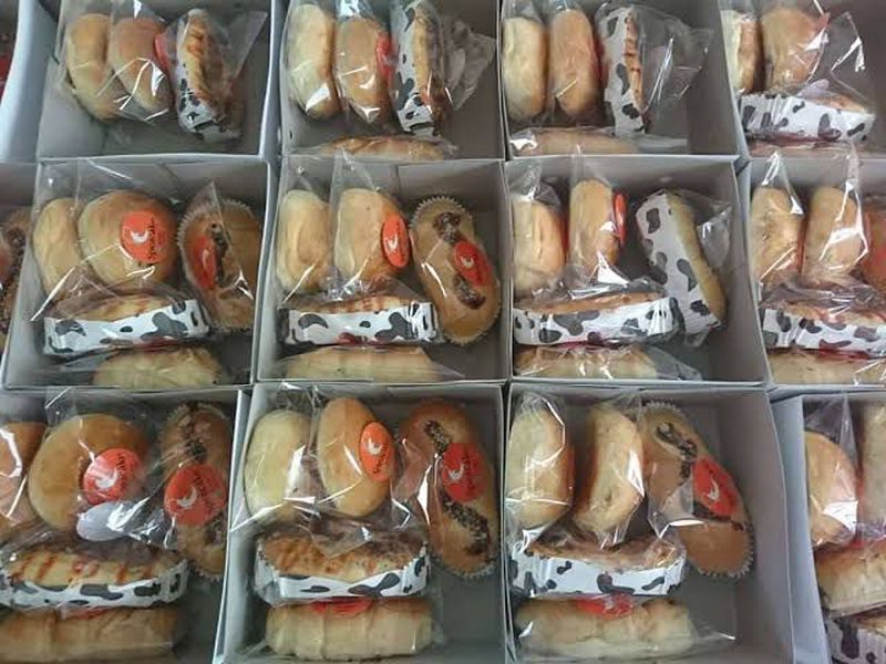 Snack Box (isi 5) dan air mineral