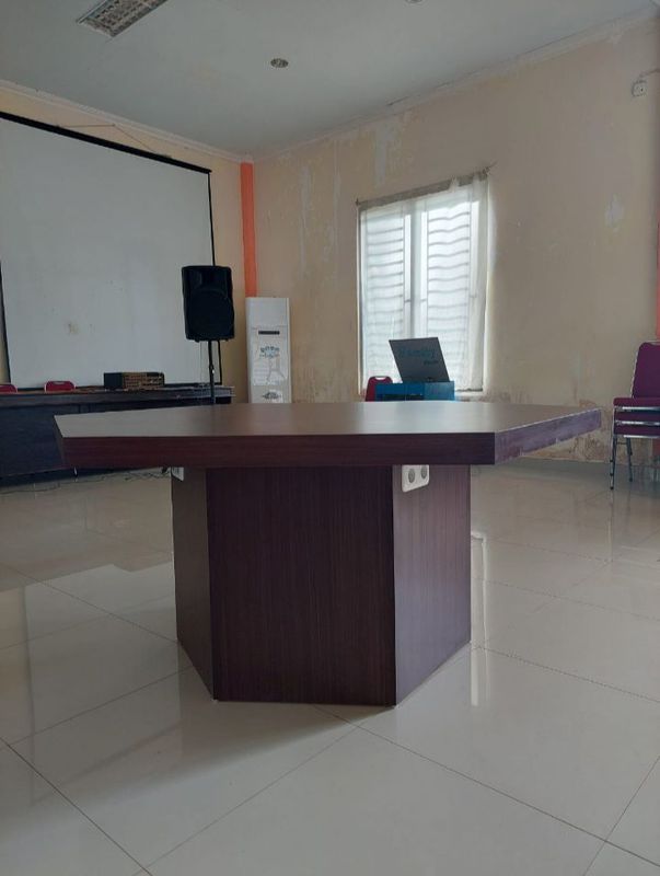 meja rapat persegi 6