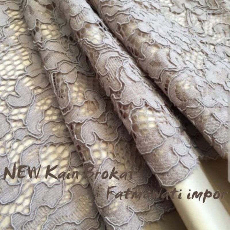Kain brokat tebal