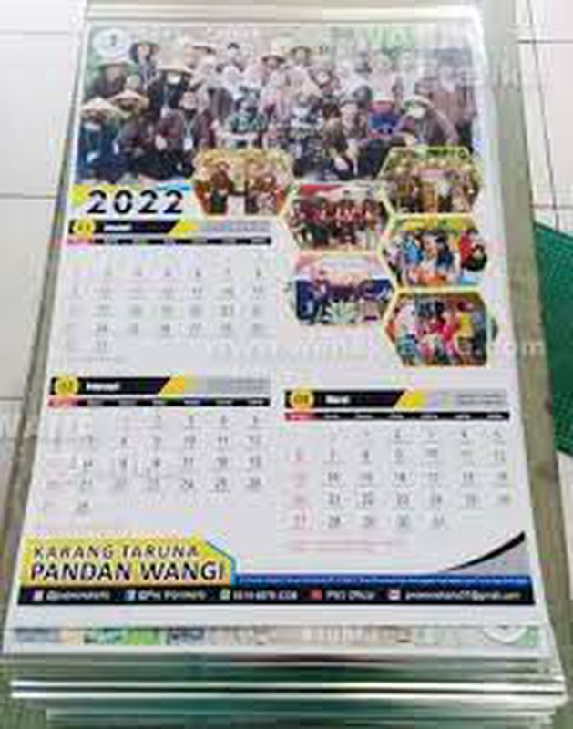 kalender dinding - DUDUK