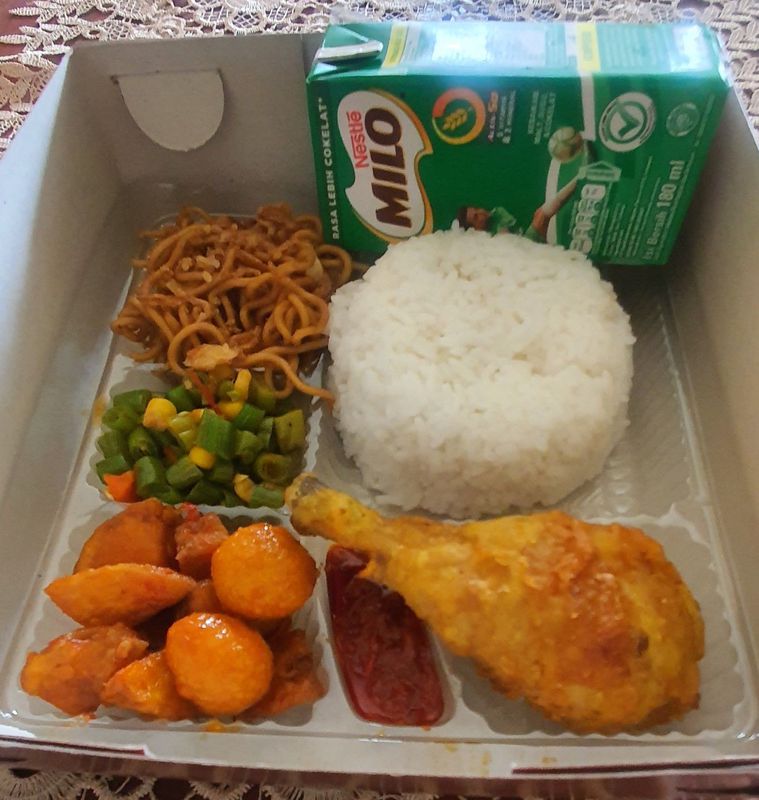 Nasi Box Komplit