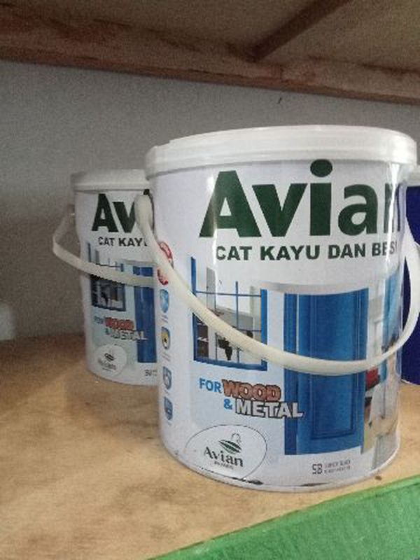 cat minyak 3.5 liter dengan varian warna HITAM .PUTIH.KUNING .COKLAT ...