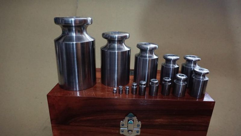 Anak timbangan standard Kelas F1