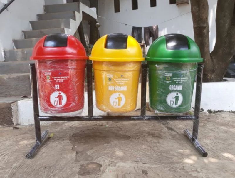 Tempat Sampah Pilah 3 warna ; Organik, Anorganik dan B3 Plus Rangka