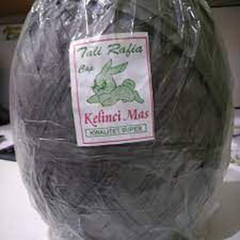 Tali Rafia Cap Kelinci Mas 1Kg Hitam