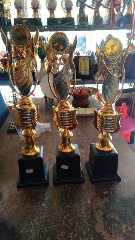 Tropy, standar, bahan plastik halus