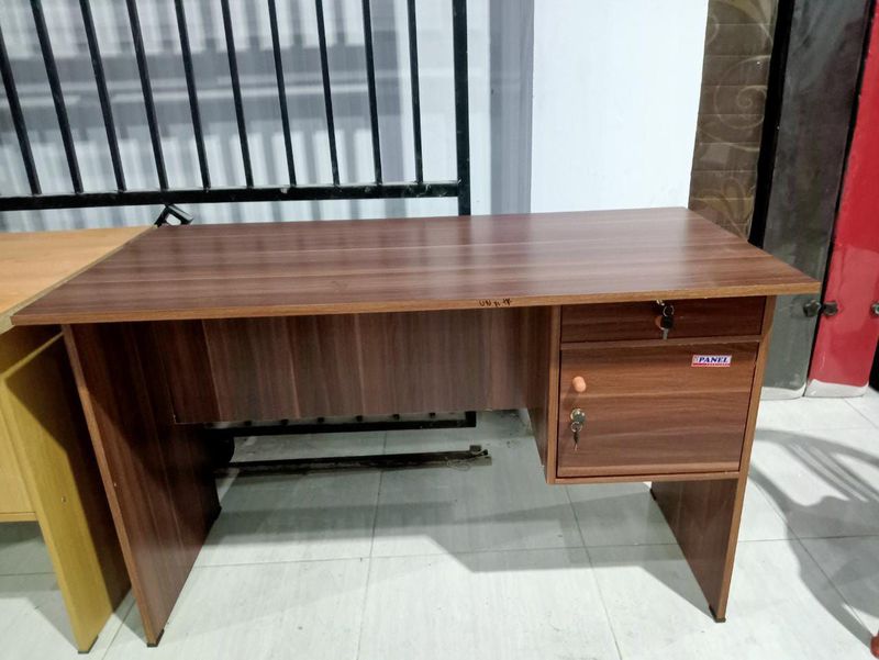 MEJA KERJA 1/2 BIRO - Cokelat