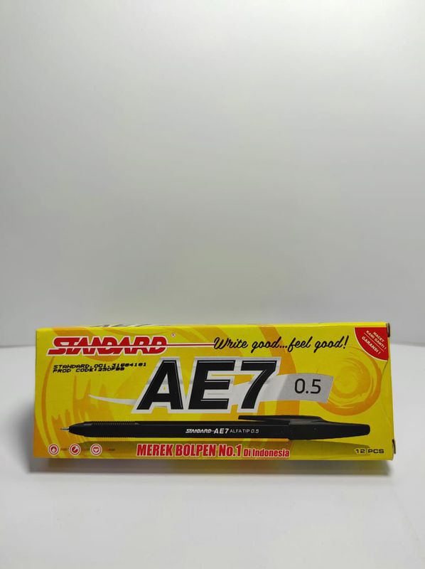 Pena Standard AE-7 - Hitam