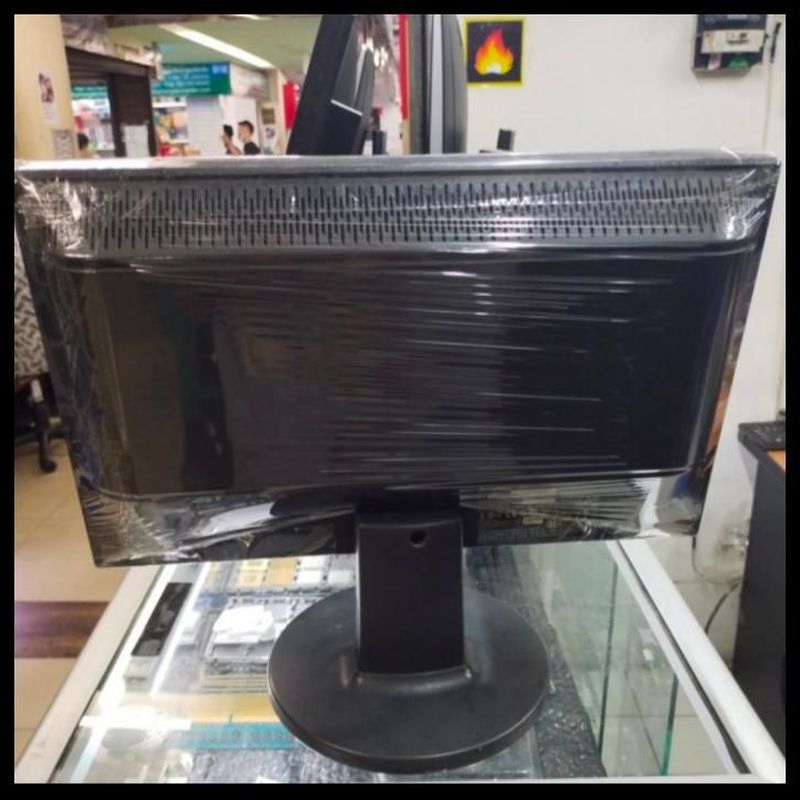 SERVICES MONITOR 19"