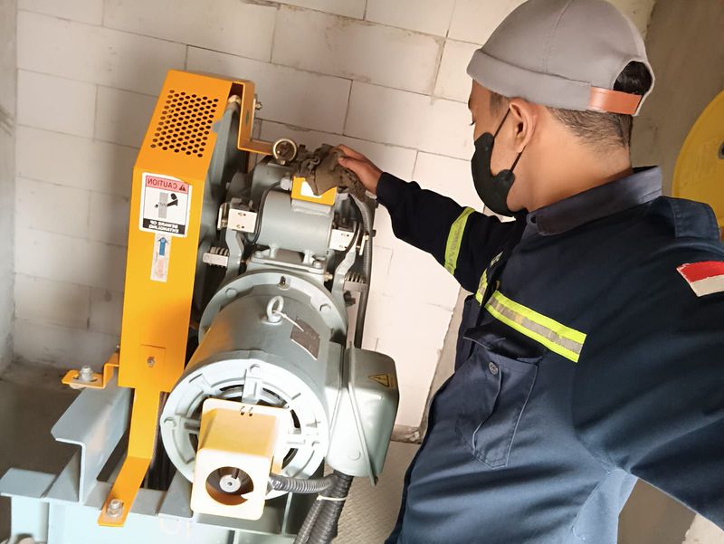 jasa service maintenance passenger elevator/lift 450 - 630 kg 4 lantai ...