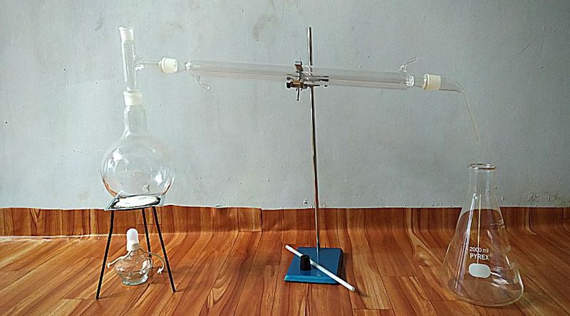 rangkaian alat destilasi