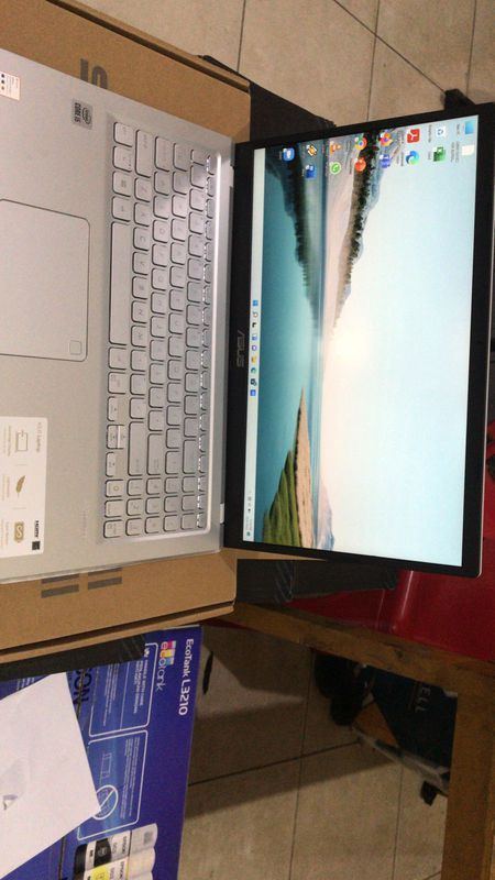 LAPTOP/NOTEBOOK ASUS VIVOBOOK I5