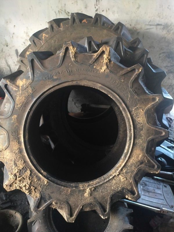 Ban Belakang/Suku Cadang Traktor Uk. 13.6-26