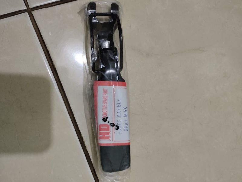 kancingan pintu belakang apv