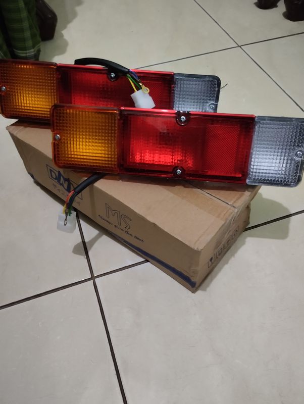 lampu stopan apv