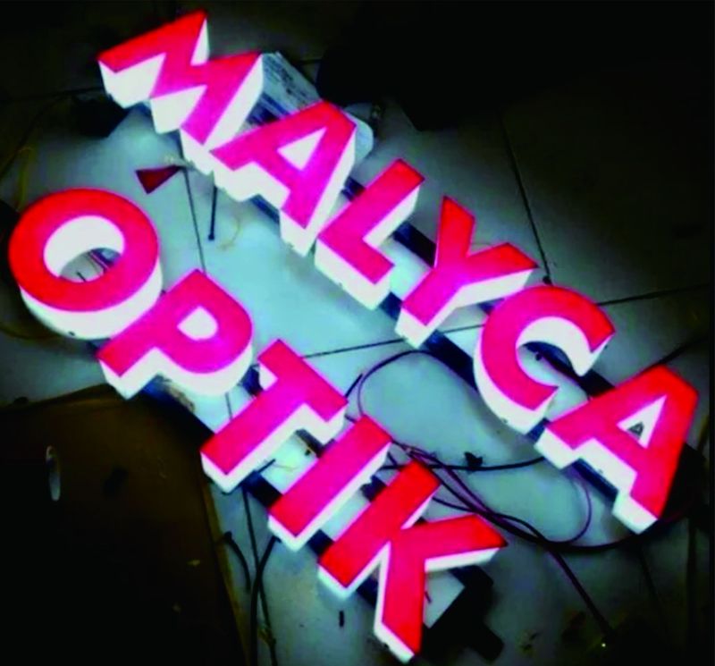 Pembuatan Neon Box Custom