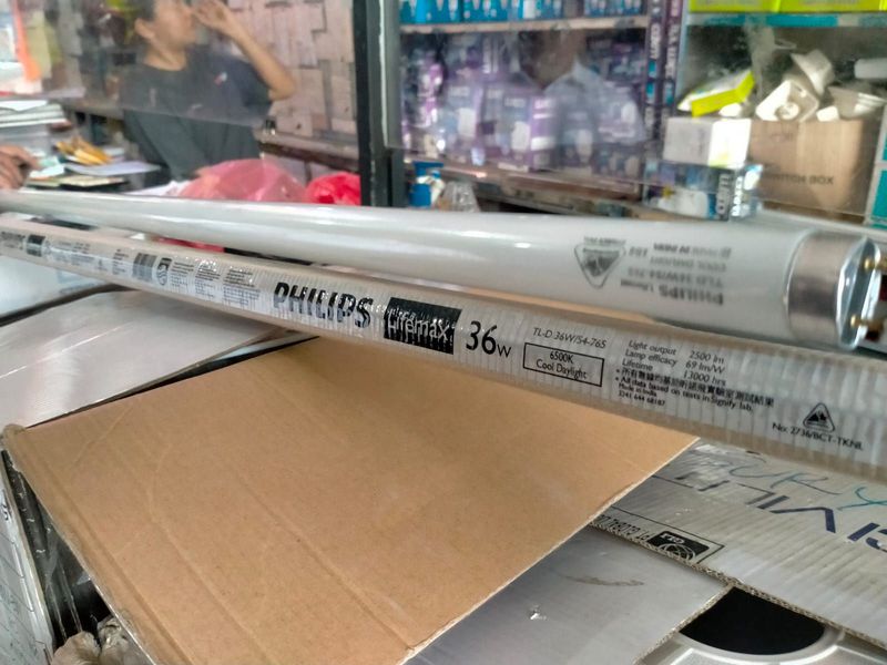 Lampu TL Philips Non LED - 36 Watt