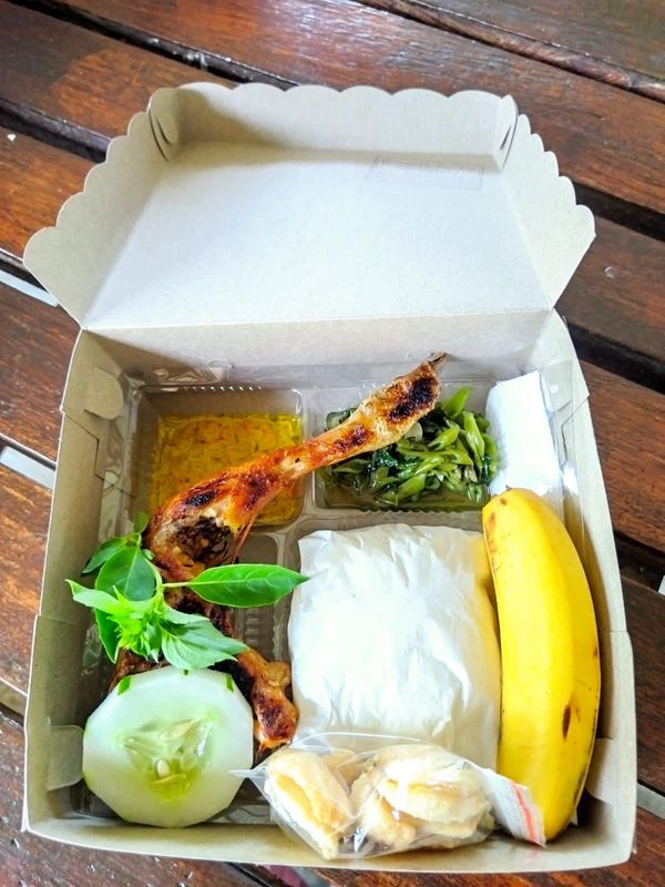 paket ayam kota Iloni