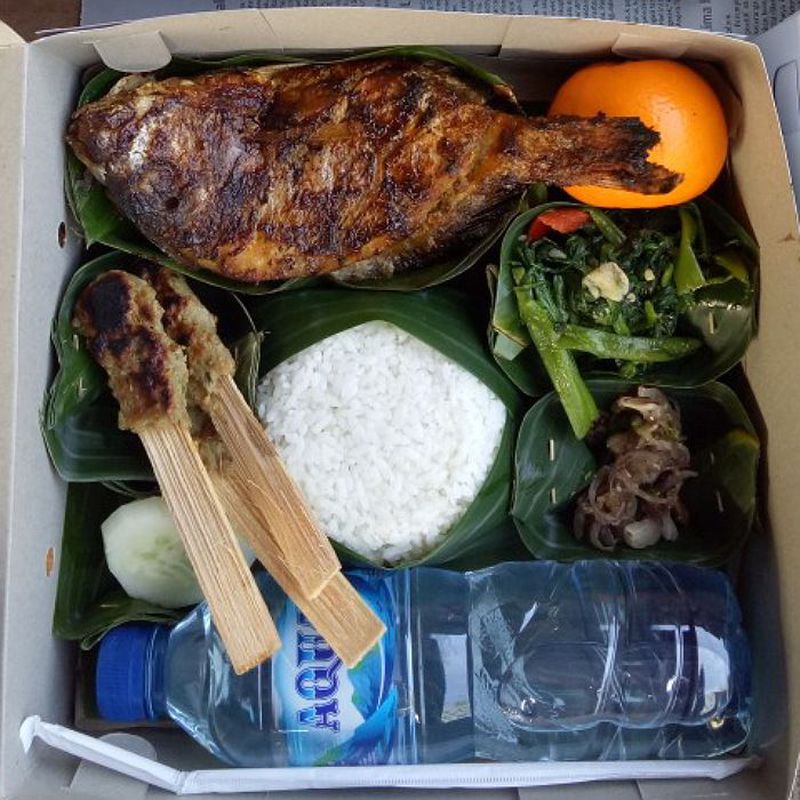 Nasi kotak menu Ikan Bakar