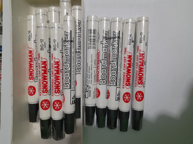 Spidol Board Marker Snowman-Hitam